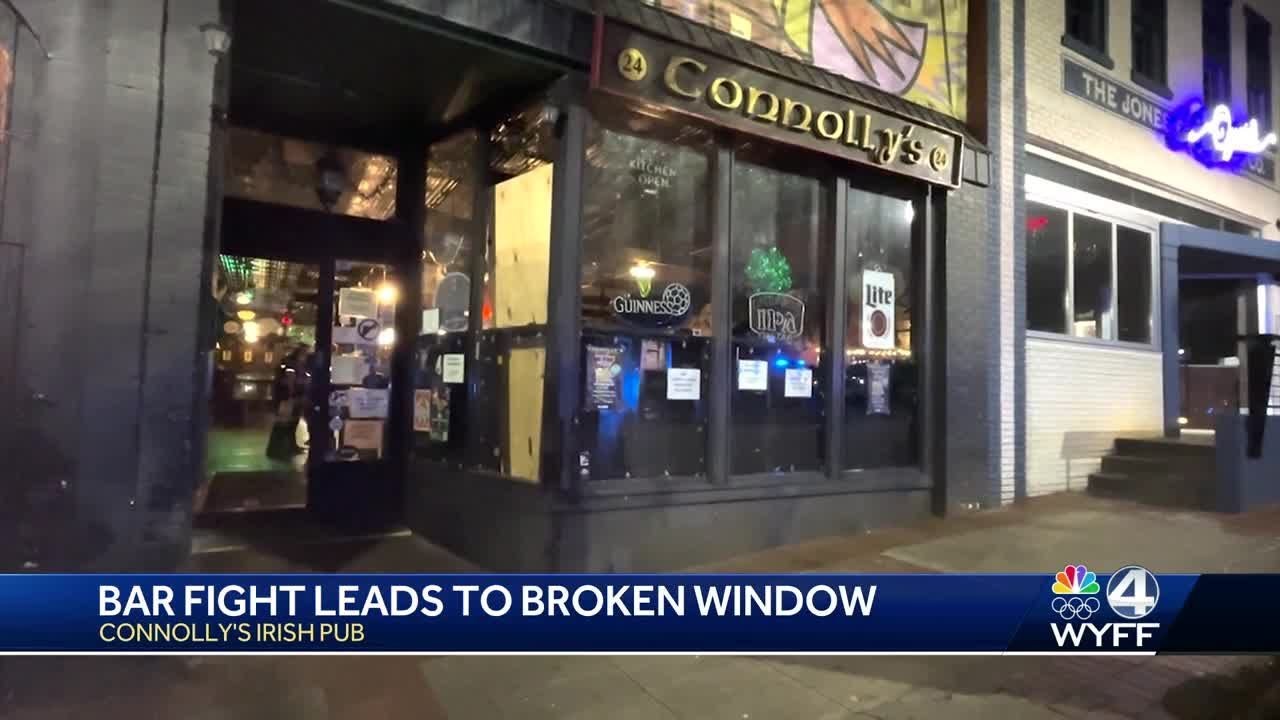 Bar fight leads to broken window - YouTube