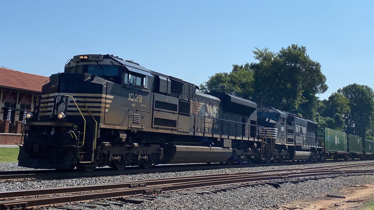 NS SD70Ace 1028 leads 27A running very late!! 8-23-2023 - YouTube