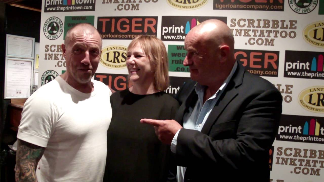 IBA President Alan Mortlock gets nicked by Burnside! - YouTube