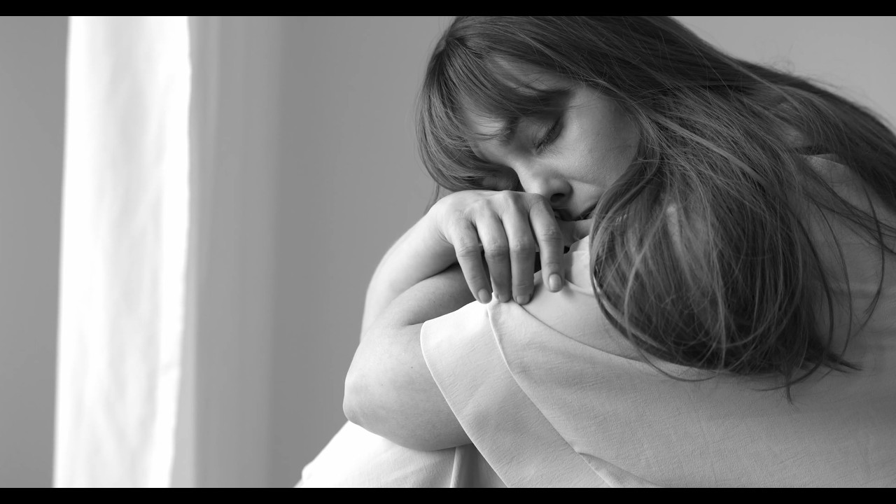 Apologize (Techno Mix) - Timbaland, OneRepublic, Fran Garro [Official Music Video] - YouTube