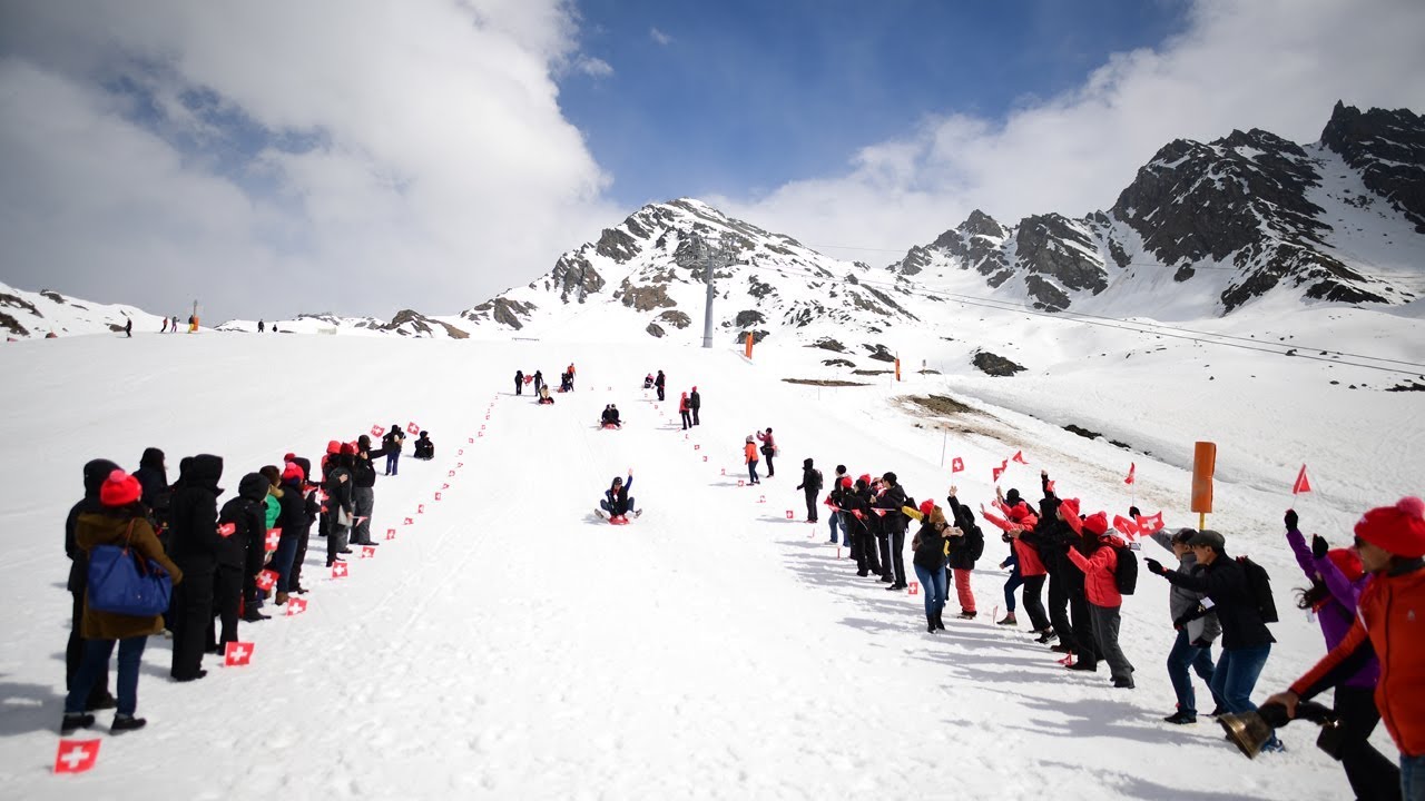 Team experience | in the snow. - YouTube