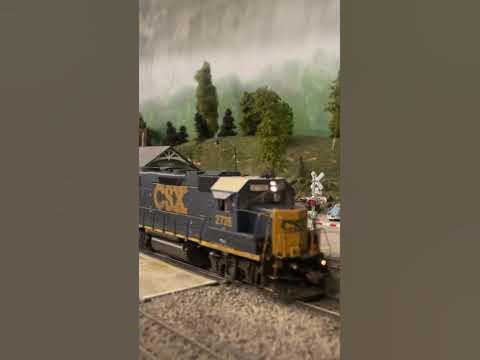 HO CSX GP38-2 leads a local - YouTube