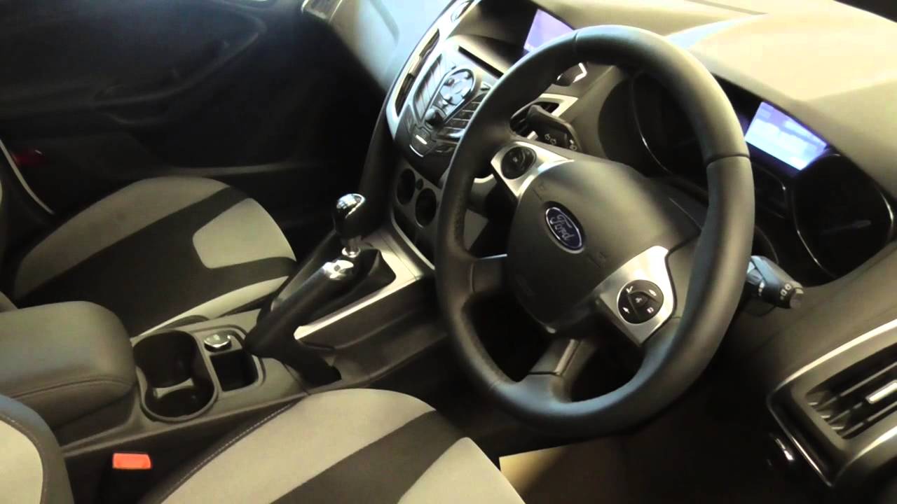 Ford New Focus C346 Zetec Navigator 1.6 TDCi 115ps Man 5Dr U15967 - YouTube