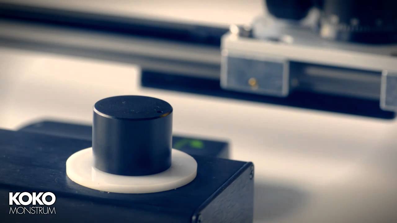 DIY Motorized IGUS Slider - YouTube