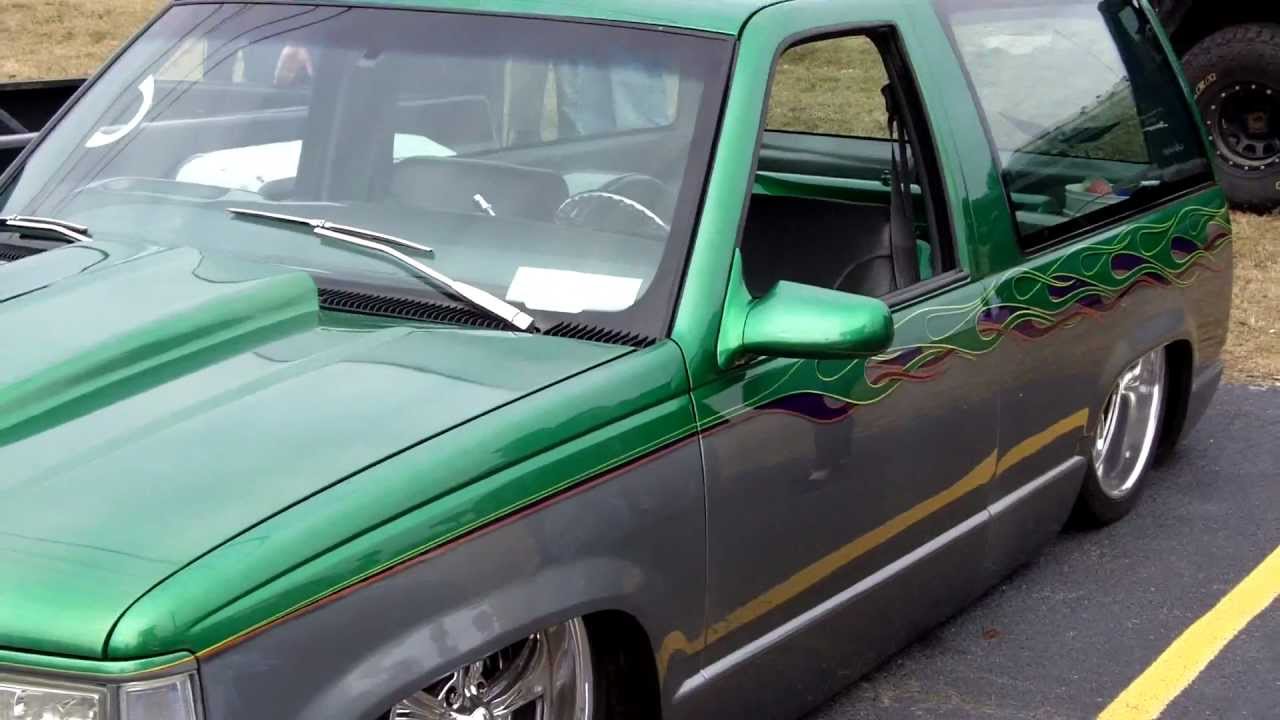 Dropped Chevy Blazer - YouTube