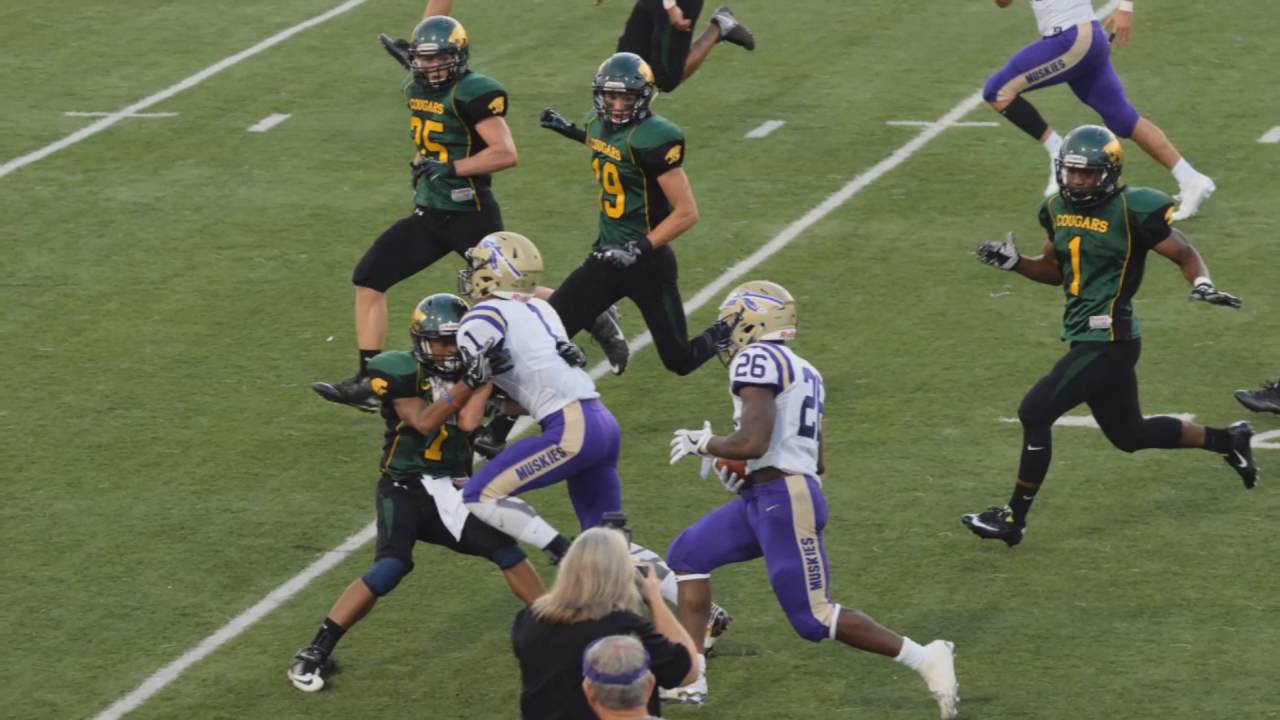 Muscatine MUSKIES Varsity Football 8-25-16 - YouTube