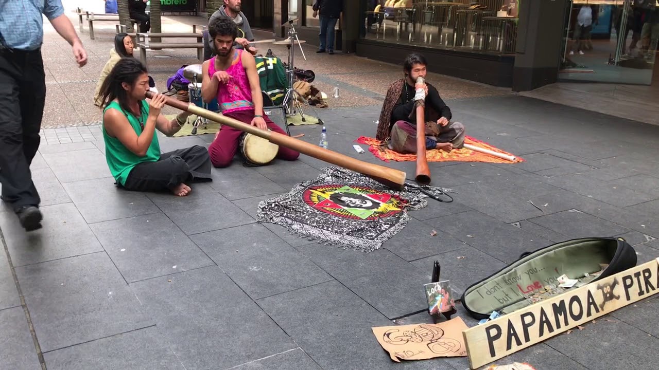Auckland street musicians - YouTube