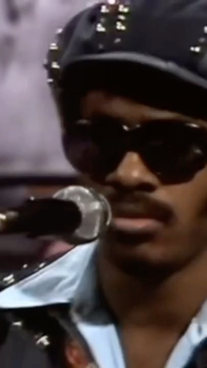 Stevie Wonder - Superstition (Song Analysis) - YouTube