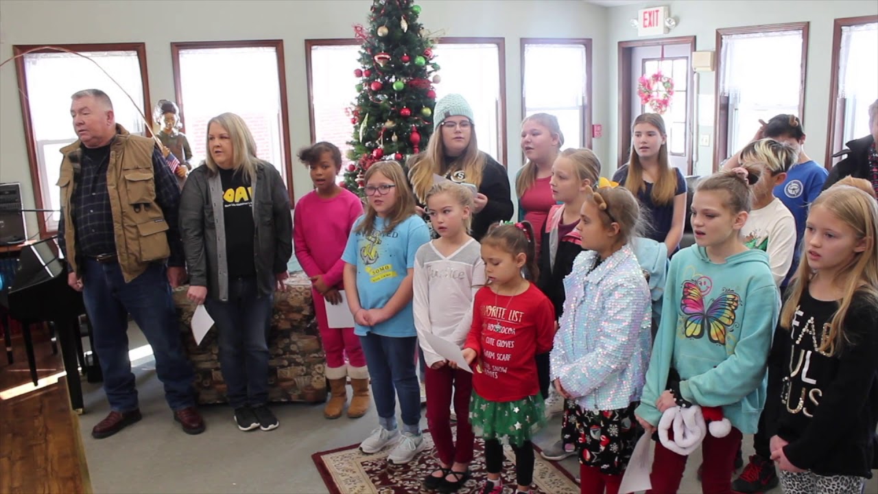 ROAR Children's Ministries Christmas caroling @ the Lee House 12-7-19 ...