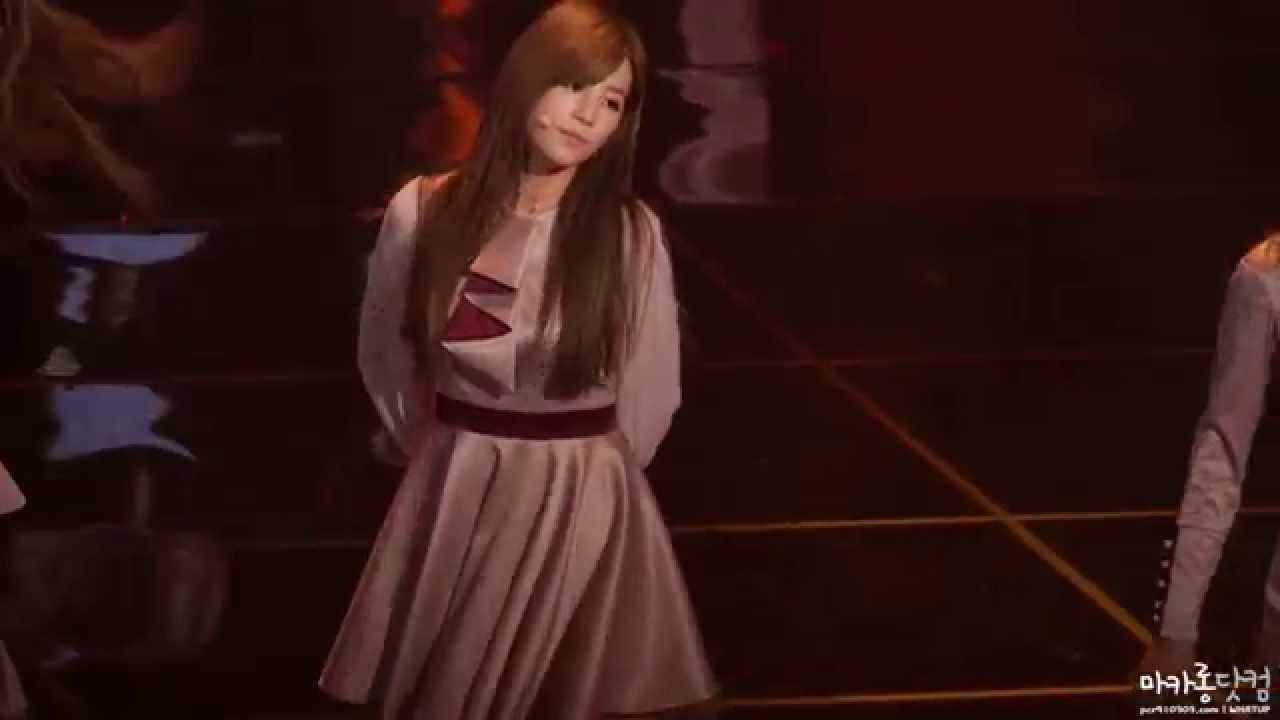 141121 대종상영화제 축하공연 LUV 초롱 직캠 by마카롱닷컴 - YouTube