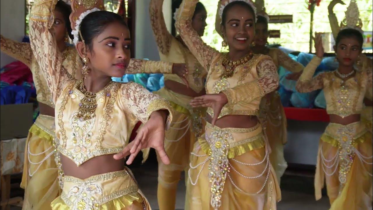 Pooja Dance. - YouTube