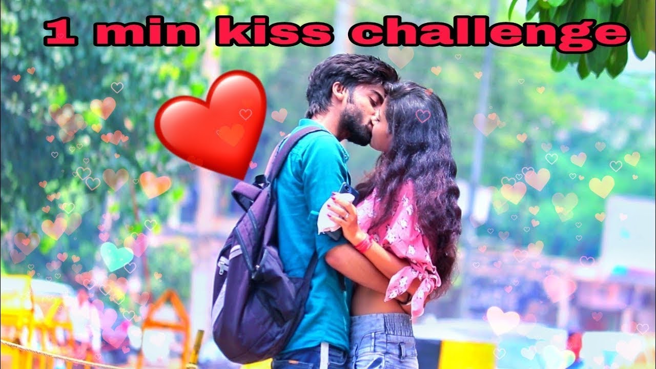 Lip 💋 to Lip Longest 😘 Kiss at Road Gone Viral - YouTube