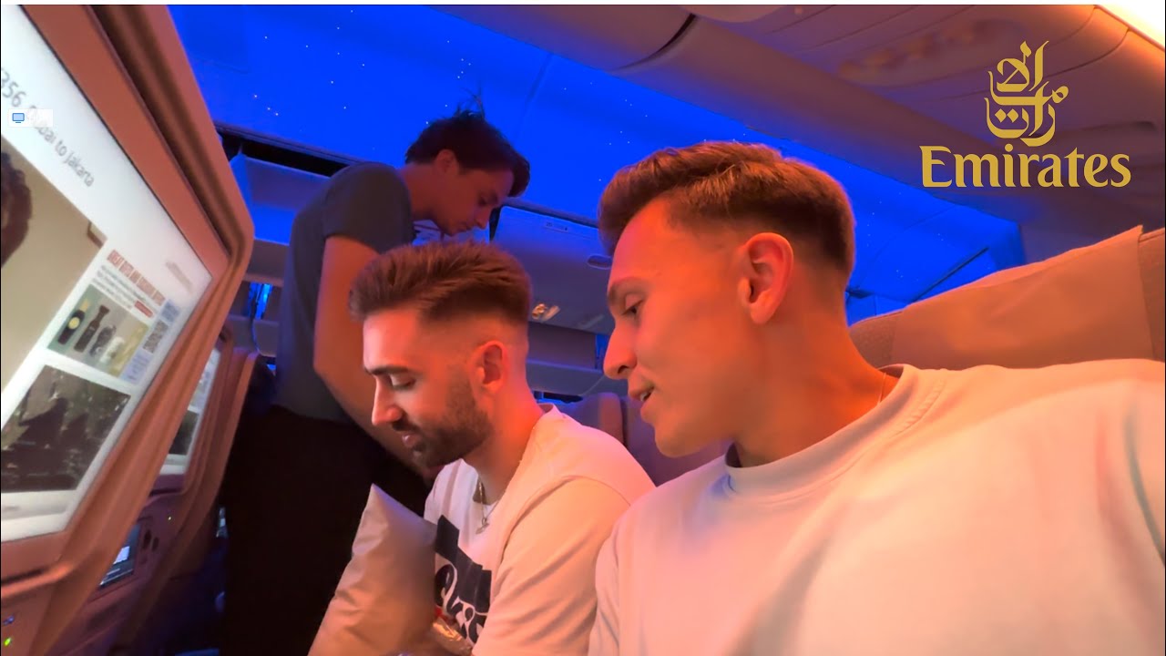 Night Flight on EMIRATES Economy Class | B777 Dubai - Jakarta (Flight ...
