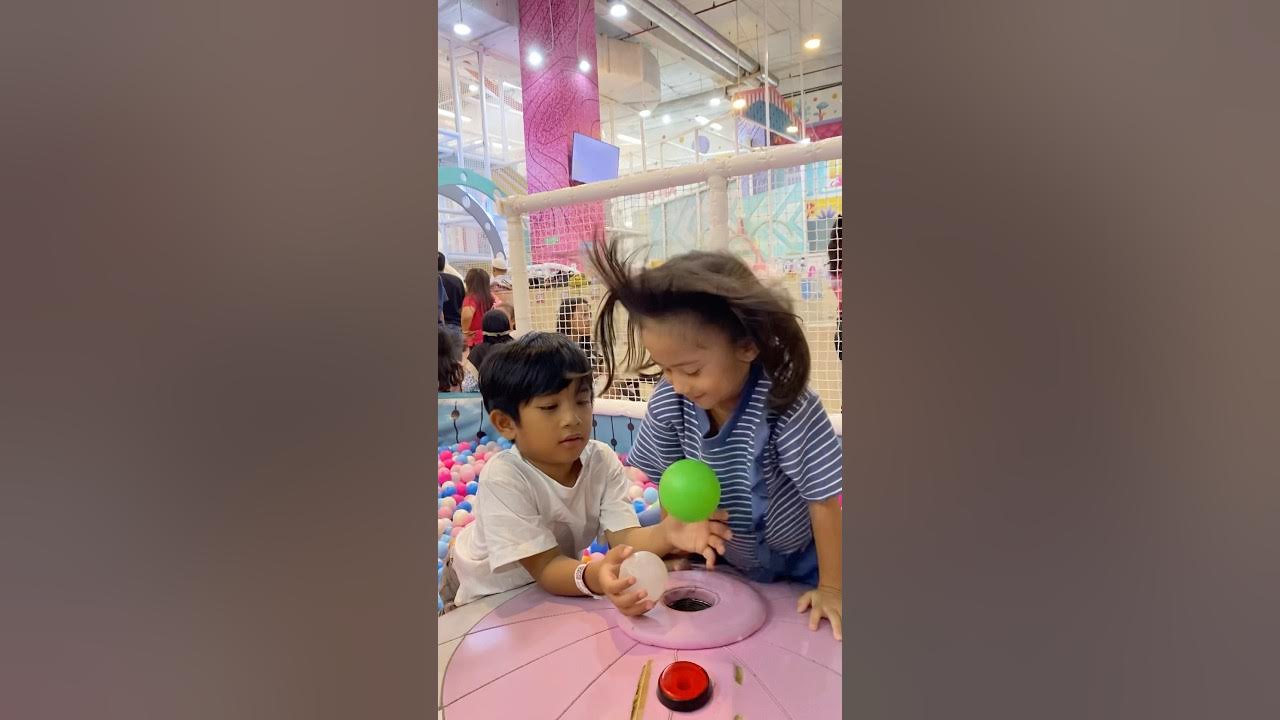 Rambut Arsyla ikutan terbang 😂 #shortvideo #playground - YouTube