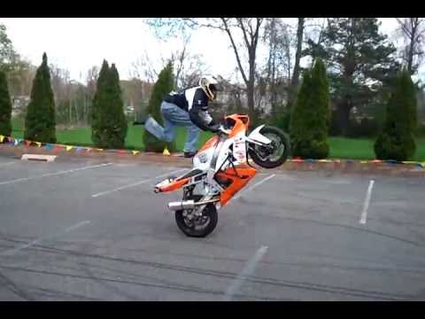 Luke Duke Emmons at Gengras Harley-Davidson, 2011 - YouTube