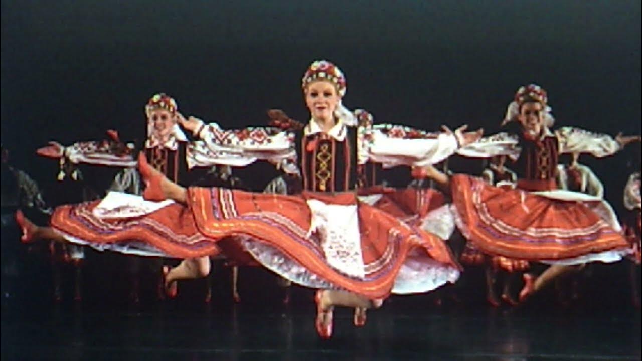 Moiseyev Russian Folk Ballet Company: "Boulba—Byelorussian Dance" (1958) - YouTube