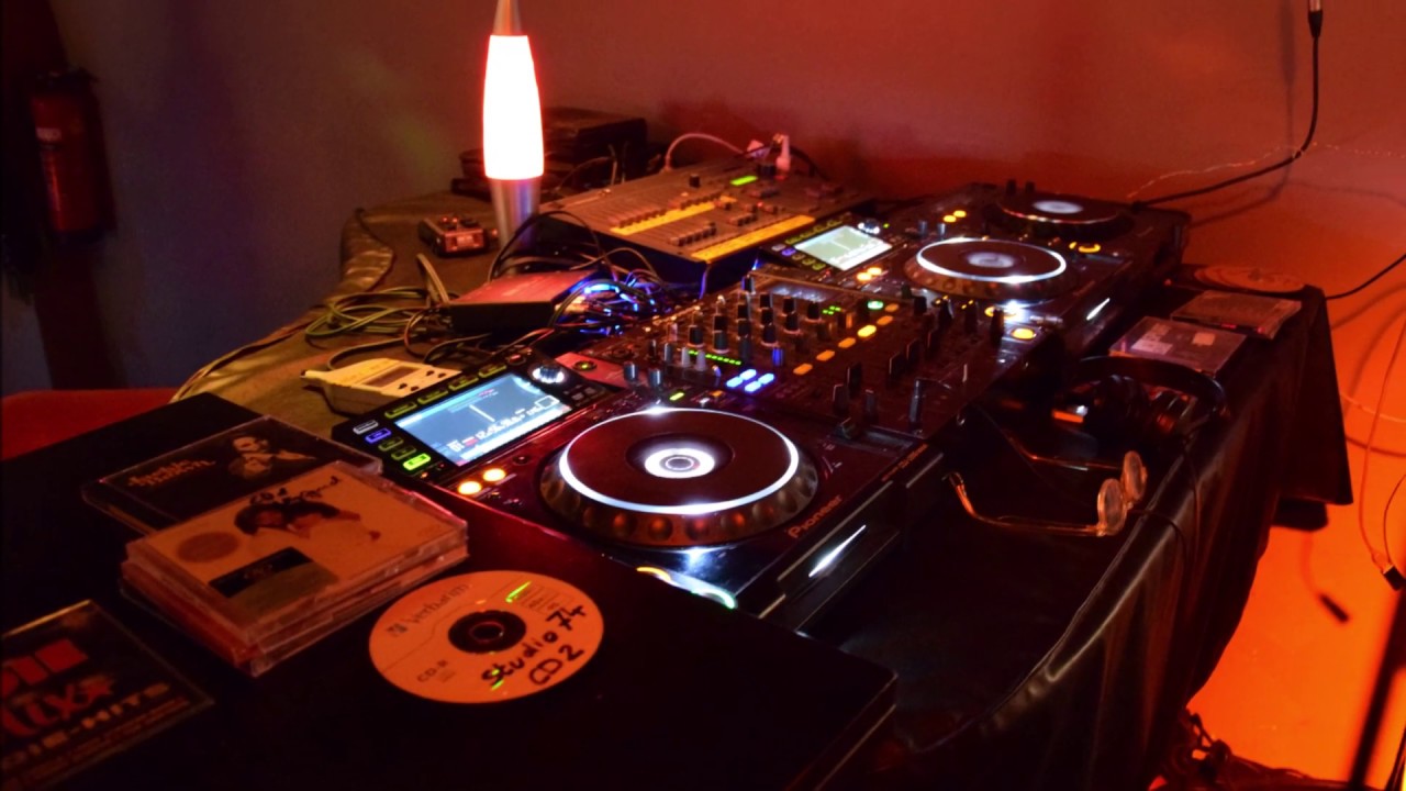 tube's live music café teaser video - YouTube