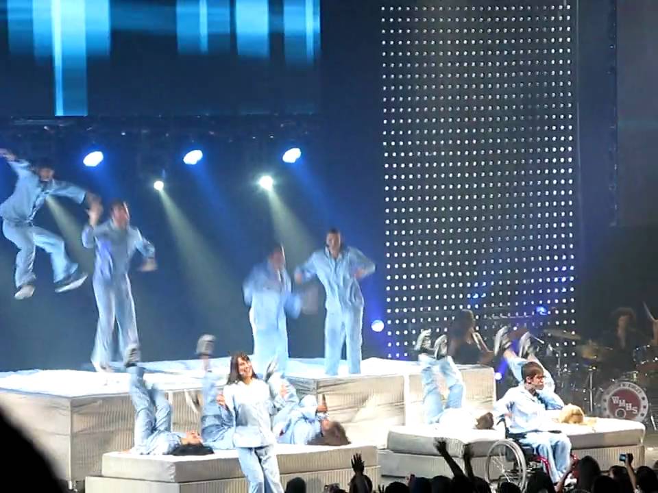 Jump! Glee Live Chicago - YouTube