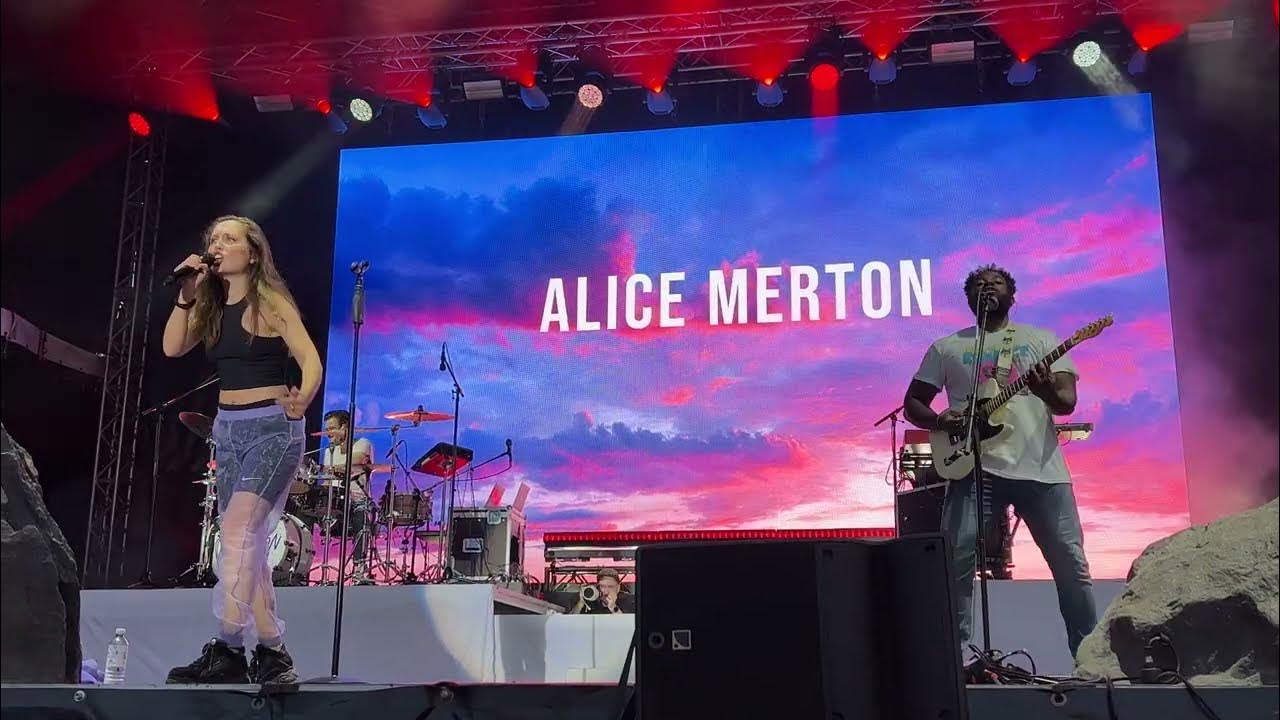 ALICE MERTON - SAME TEAM live in Kiel - YouTube