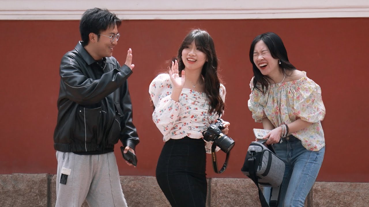 When Girls Being Called Shifu by a Man | Prank 当女生听到自己被叫“师傅”，表情管理瞬间失控 ...