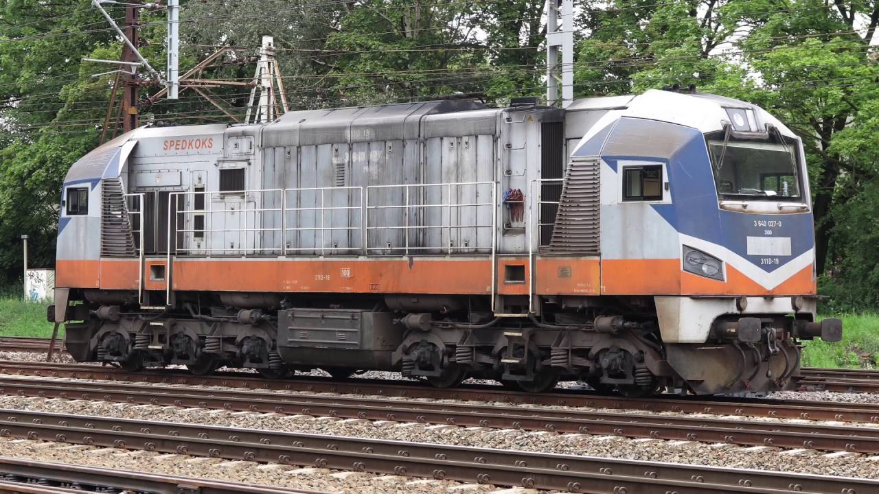 Newag 311D-19 (ST40) na stacji Gdynia Orłowo - YouTube