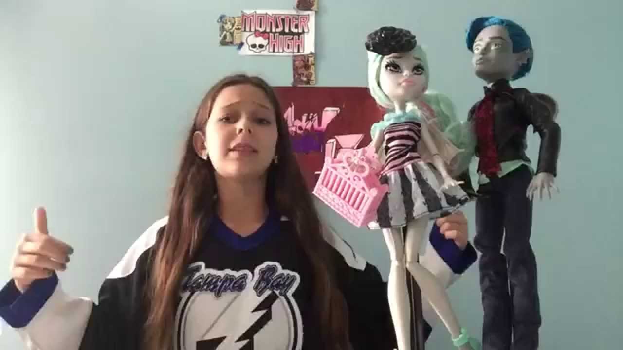 Monster High-Garrott du Roque and Rochelle Goyle-Love in Scaris-Doll ...