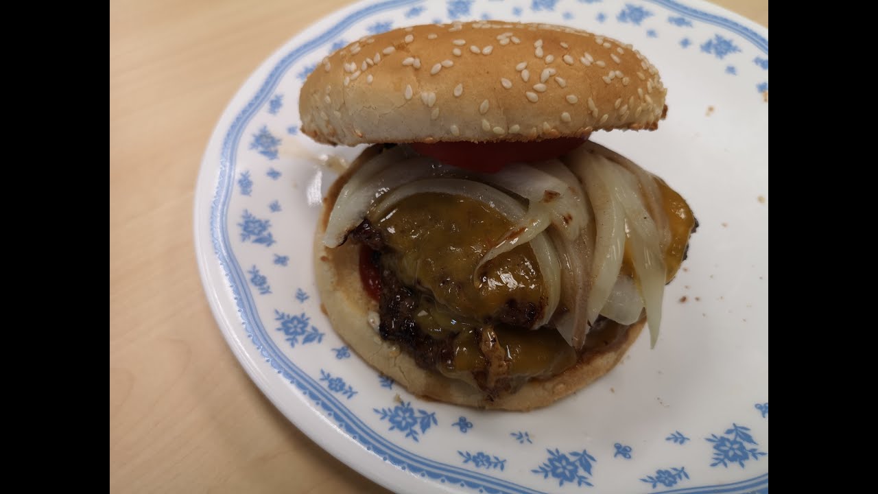 WORLD FAMOUSFOODZ : How to Make the BEST Smash Burgers - YouTube