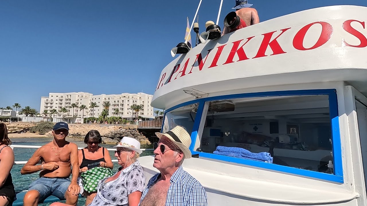 Captain Panikkos Fig Tree Bay, en båttur på havet 1 juni - YouTube