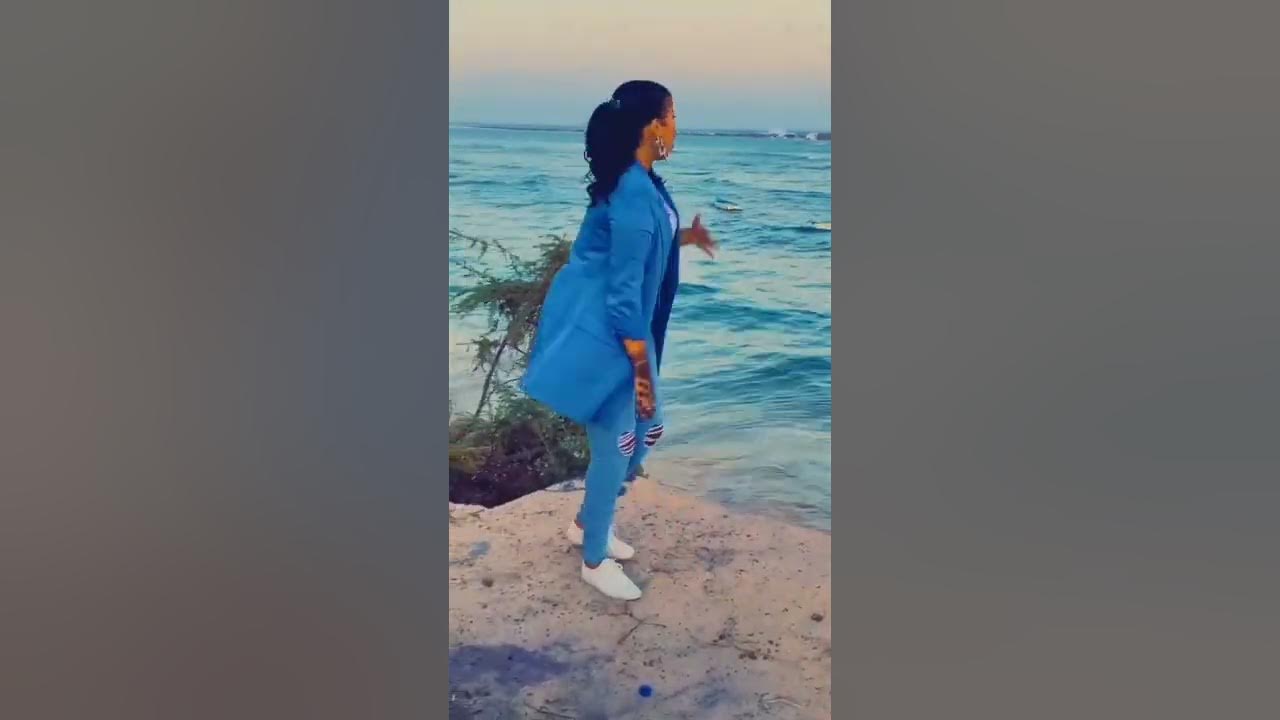 NAJMA NASHAAD FARXADA II BILOW NEW SONG VIDEO MUSIC - YouTube