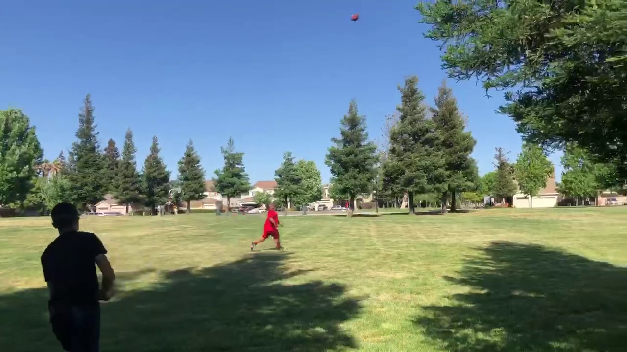 Modesto raiders second string quarterback throws a football - YouTube