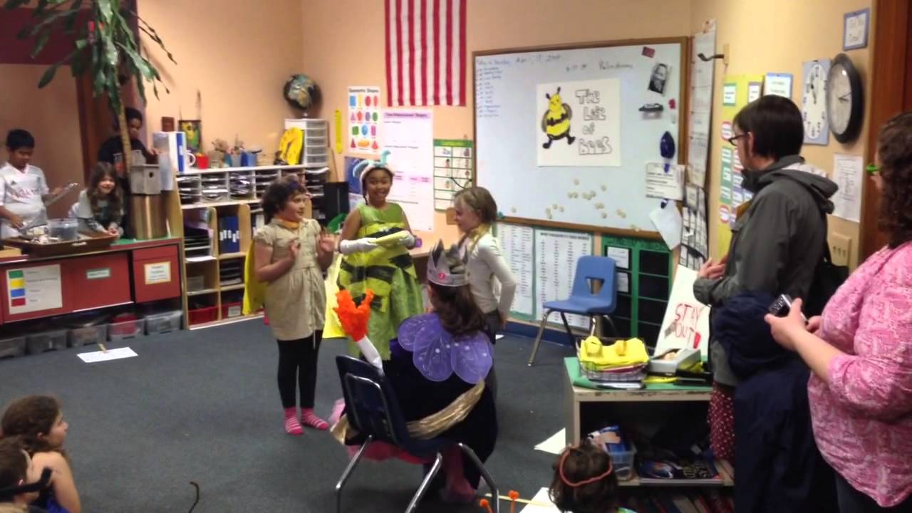 Nia's Bee play - YouTube