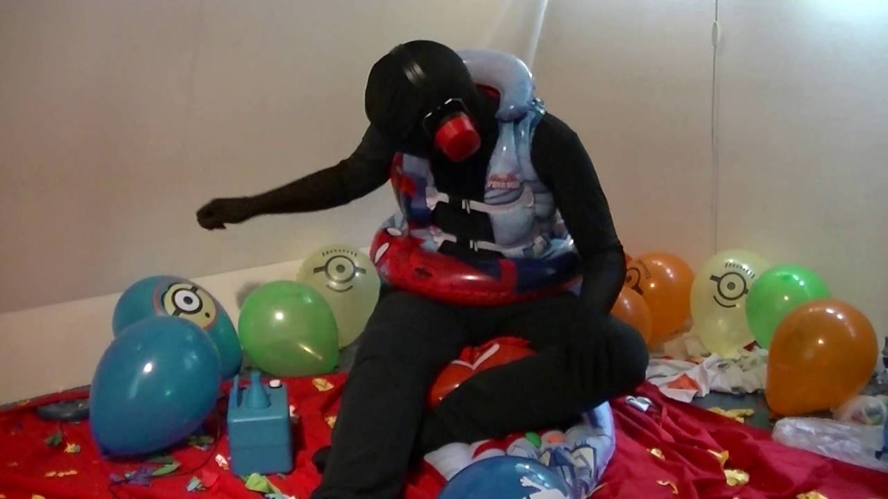 Popping Minions Balloons (Ses 4, Vid 6) - YouTube