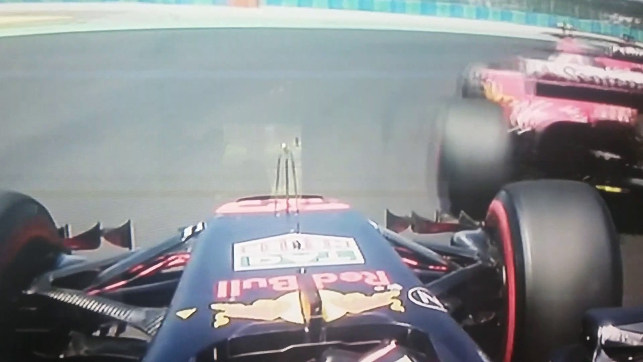 Formel 1 Ungarn 2017 Max Verstappen vs Daniel Ricciardo Crash - YouTube