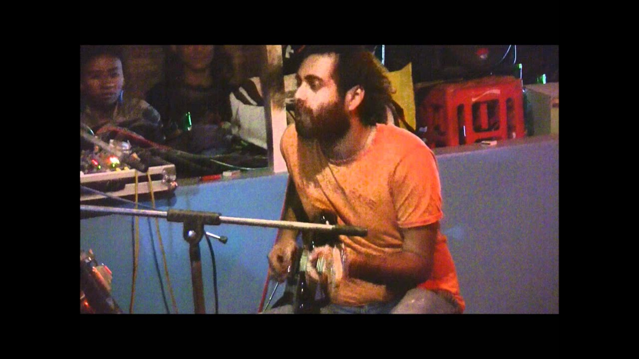 Live in Goa ---- Elvis Lobo Riff.wmv - YouTube