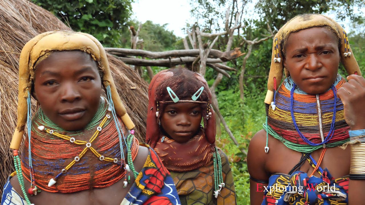 The beautiful woman's body is important. Life of an ancient and ...