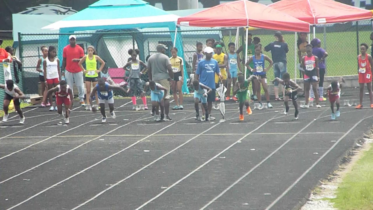 11 yr Old Boys' 100m Finals Jordon Gidron 13.62 - YouTube