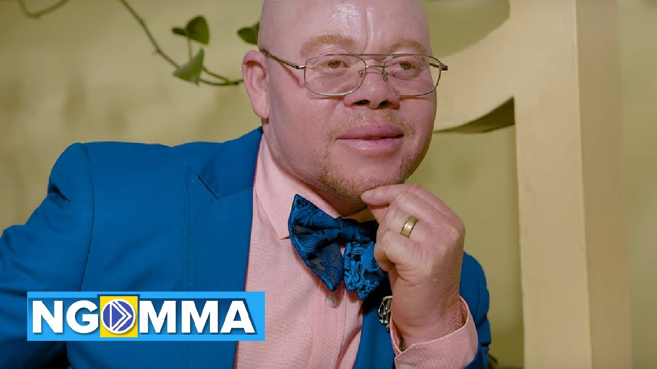 Doudou Manengu - NITEMBEE NA WEWE (Official Music Video) - YouTube