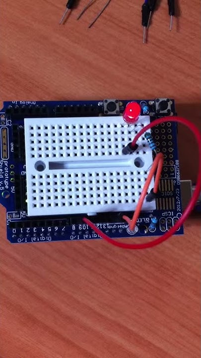 ARDUINO EXAMPLE BASIC FADE - YouTube