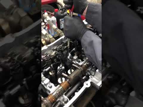 How to install DD15 DD16 Jake brake spring easy - YouTube