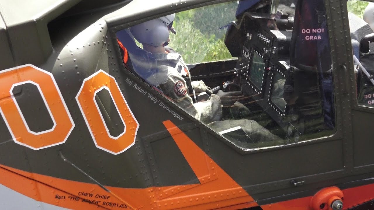 STUNNING DETAILED RC COCKPIT HELICOPTER MODEL APACHE AH64D LONGBOW ...