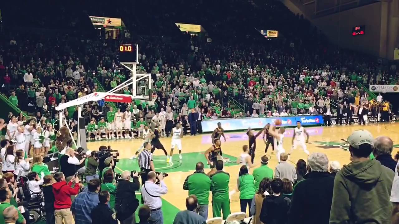Austin Loop game winner at the buzzer - YouTube
