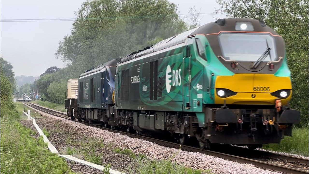 DRS 68006 and 68007 work 6L70 at Potash, Little Bealings, Woodbridge ...