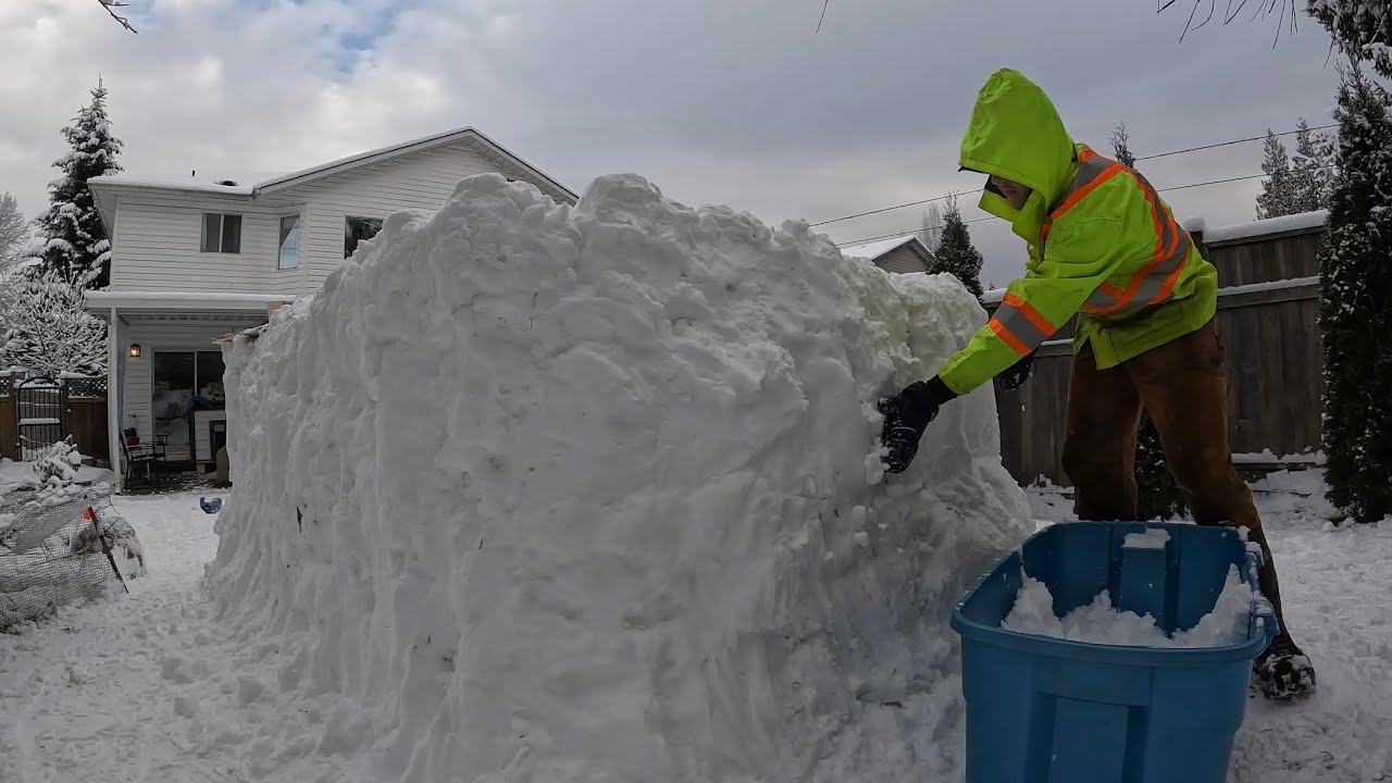 Build & HotBox an Igloo! - YouTube