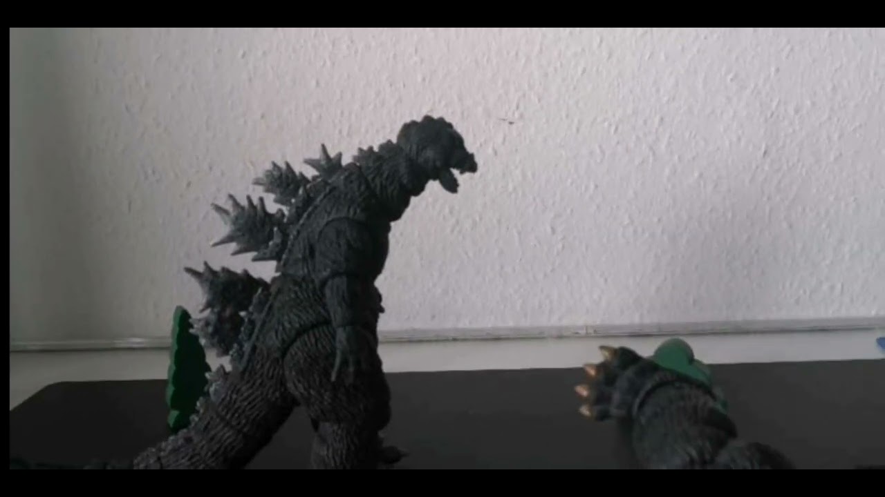 godzilla vs godzilla. stop motion fight - YouTube