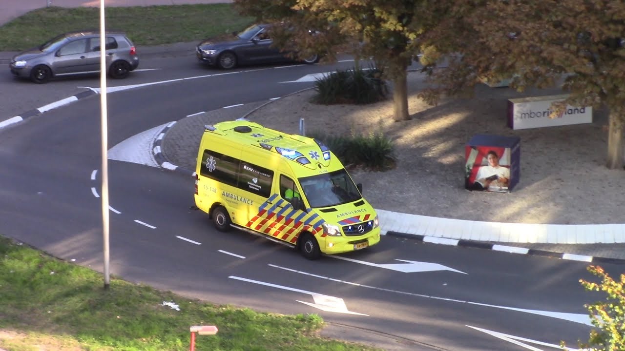 Ambulance 15-148&Touran Politie Zoetermeer met spoed naar Meerzichtlaan ...