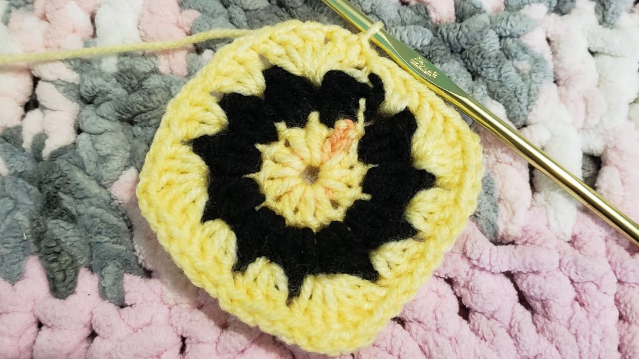 Stained Flass Granny Square Pattern - YouTube