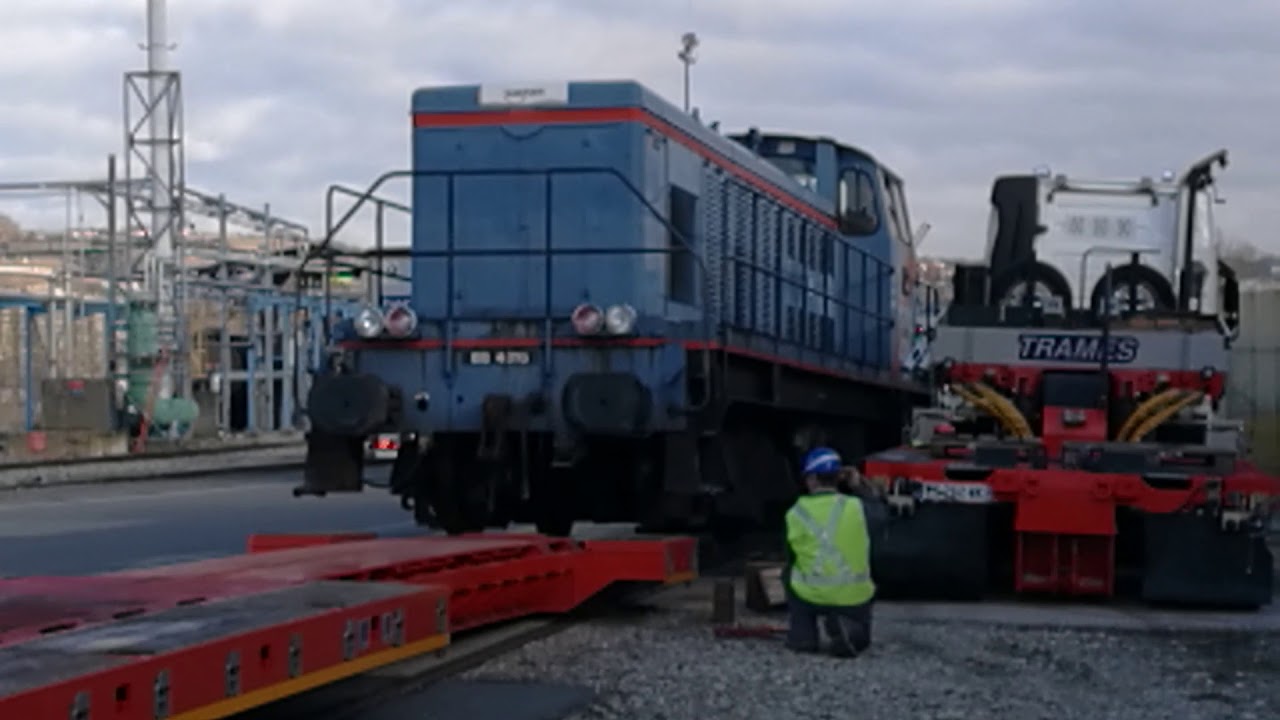 Chargement locomotive BB63000 - YouTube