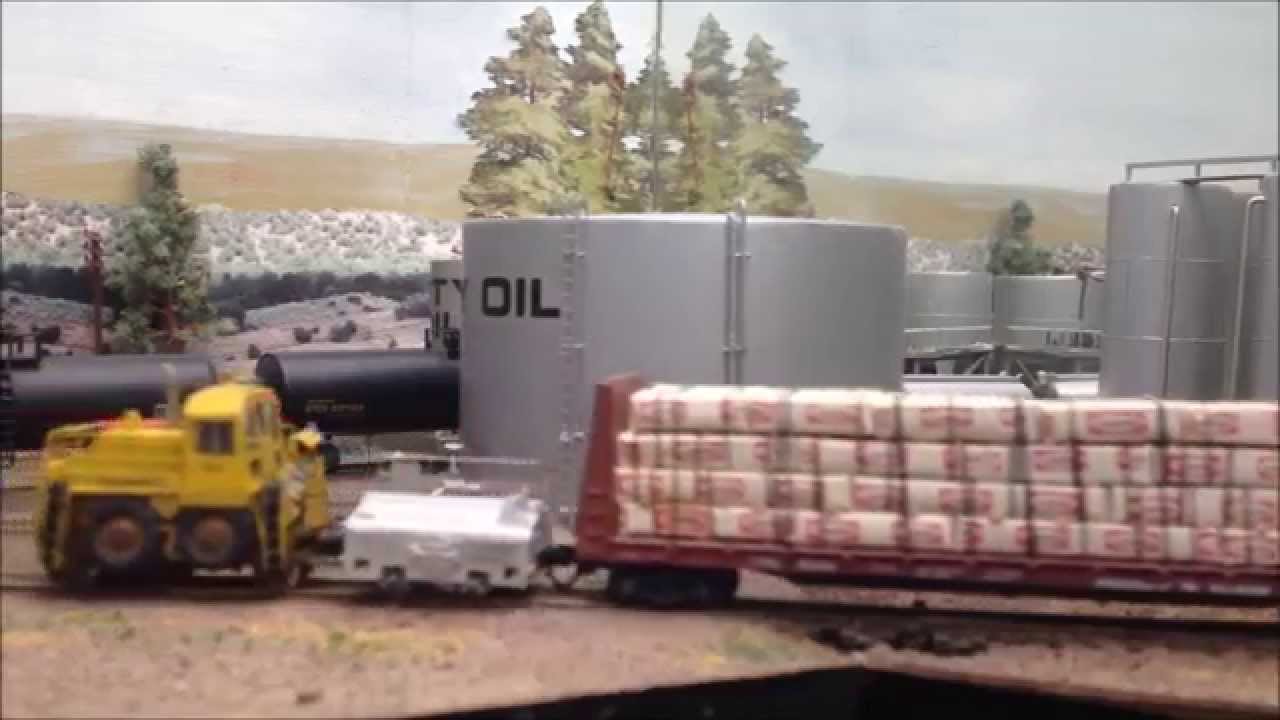 N Scale Trackmobile - YouTube