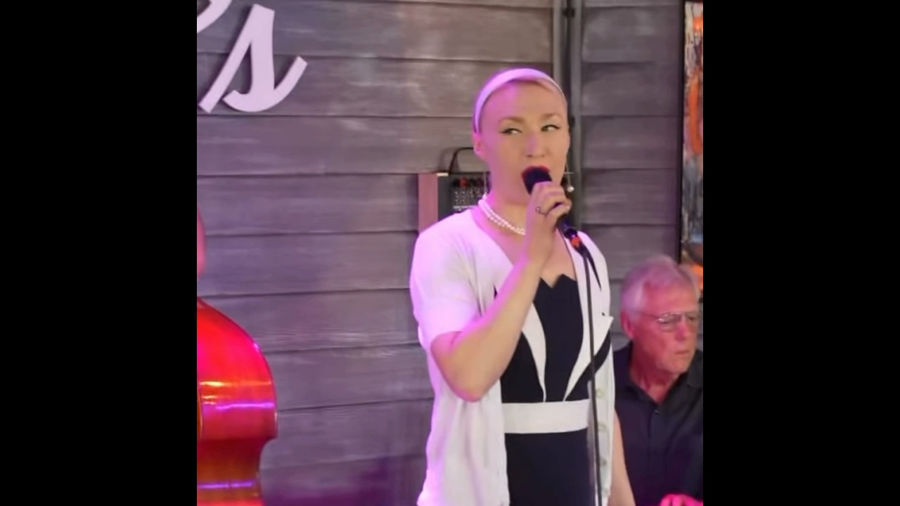 Jupiter Jazz Society Feat. Allyson Briggs #jazzsinger #jupiter #allysonbriggs - YouTube