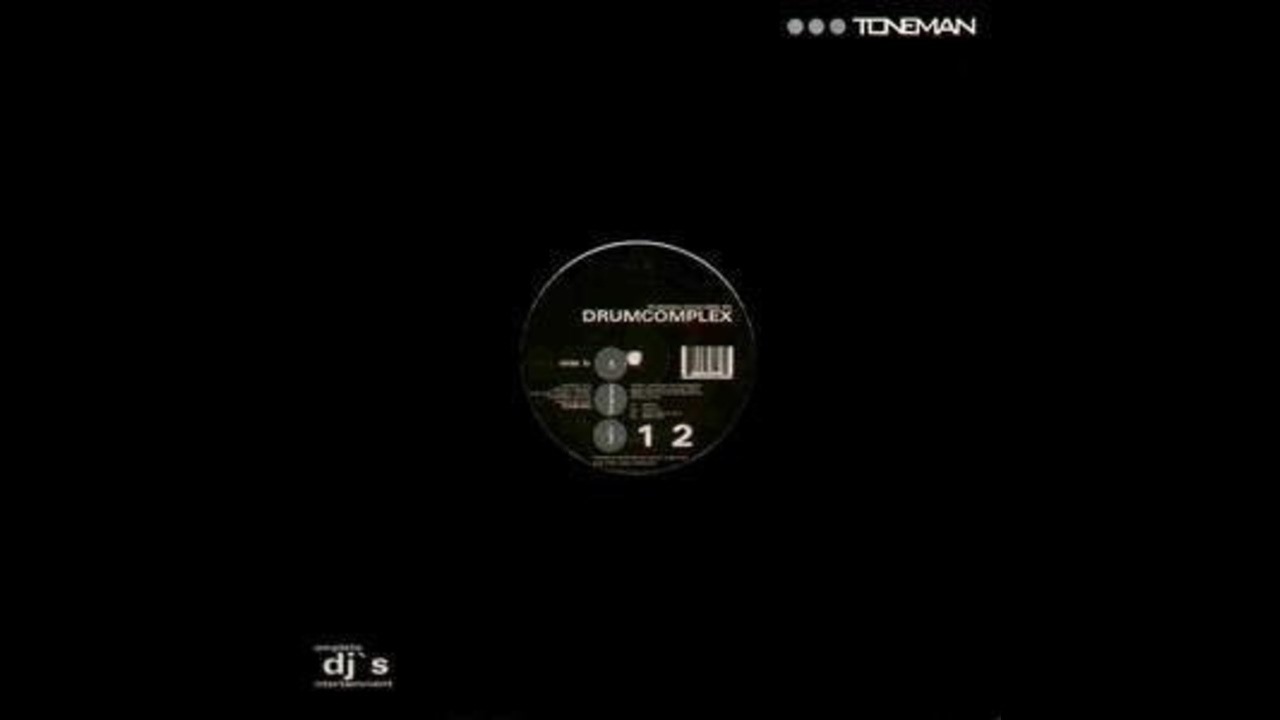 Drumcomplex - Humanoid (Techno 2002) - YouTube